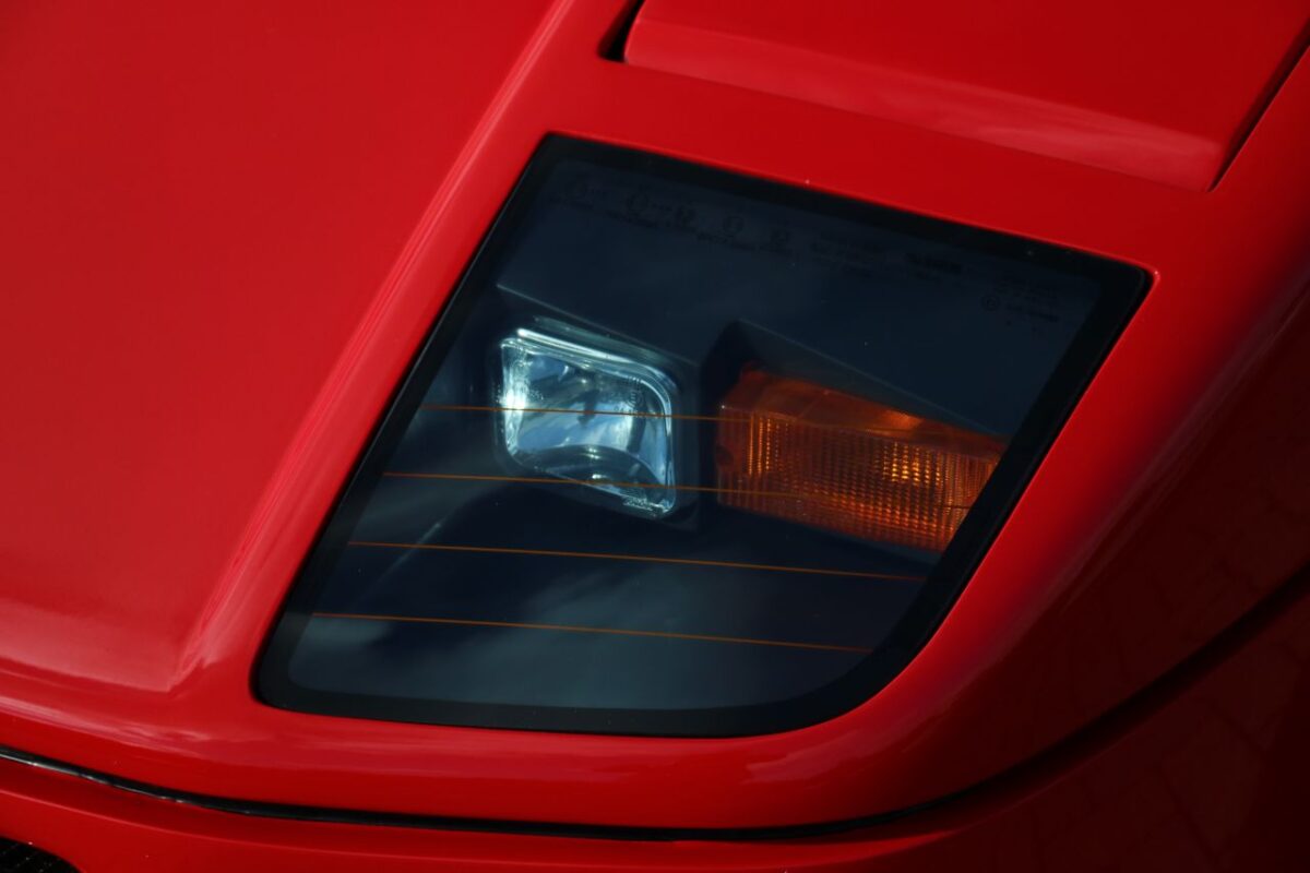 Ferrari F40 - 5,750 Miles - Classiche Certified - Simon Furlonger