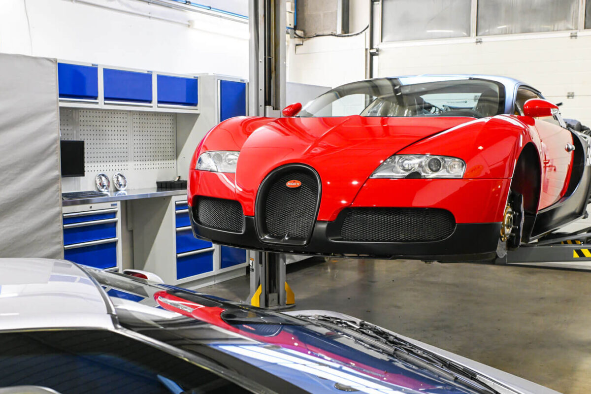 Bugatti Veyron Servicing - Simon Furlonger